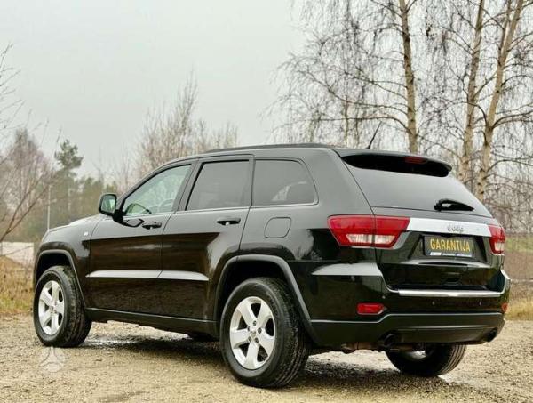 Melns Jeep Grand Cherokee 2013 Šauļi, ar dzinēja tilpumu 3.00 L un nobraukumu 284 tūkst. km par 13200 €, foto 4 vietnē AUTOMOTO.COM.LV