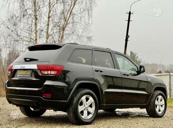 Melns Jeep Grand Cherokee 2013 Šauļi, ar dzinēja tilpumu 3.00 L un nobraukumu 284 tūkst. km par 13200 €, foto 5 vietnē AUTOMOTO.COM.LV