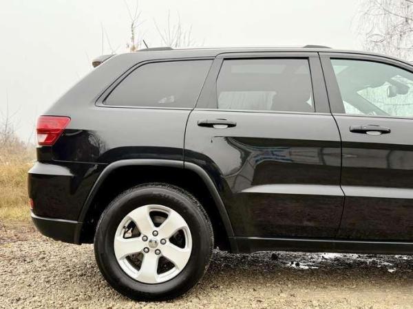 Melns Jeep Grand Cherokee 2013 Šauļi, ar dzinēja tilpumu 3.00 L un nobraukumu 284 tūkst. km par 13200 €, foto 10 vietnē AUTOMOTO.COM.LV
