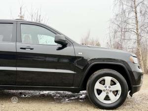 Black Jeep Grand Cherokee 2013 in Siauliai, with an engine capacity of 3.00 L and mileage of 284 thousand km for 13200 €, photo 11 on AUTOMOTO.COM.LV