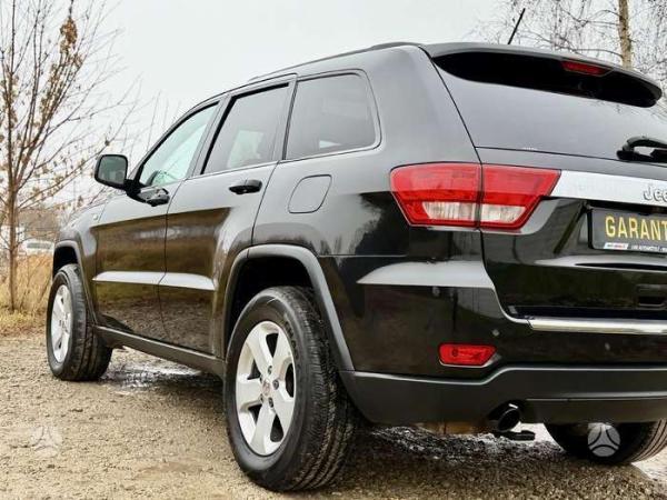 Melns Jeep Grand Cherokee 2013 Šauļi, ar dzinēja tilpumu 3.00 L un nobraukumu 284 tūkst. km par 13200 €, foto 7 vietnē AUTOMOTO.COM.LV