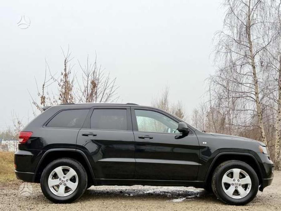 Black Jeep Grand Cherokee 2013 in Siauliai, with an engine capacity of 3.00 L and mileage of 284 thousand km for 13200 €, photo 14 on AUTOMOTO.COM.LV