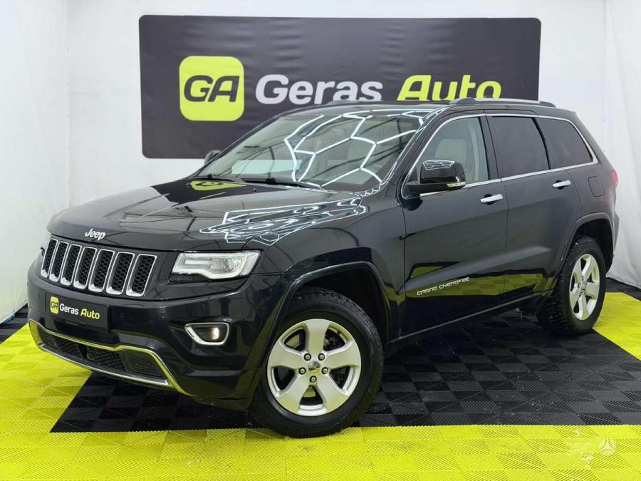 Black Jeep Grand Cherokee 2013 in Vilnius, with an engine capacity of 2.99 L and mileage of 308 thousand km for 9499 €, photo 1 on AUTOMOTO.COM.LV