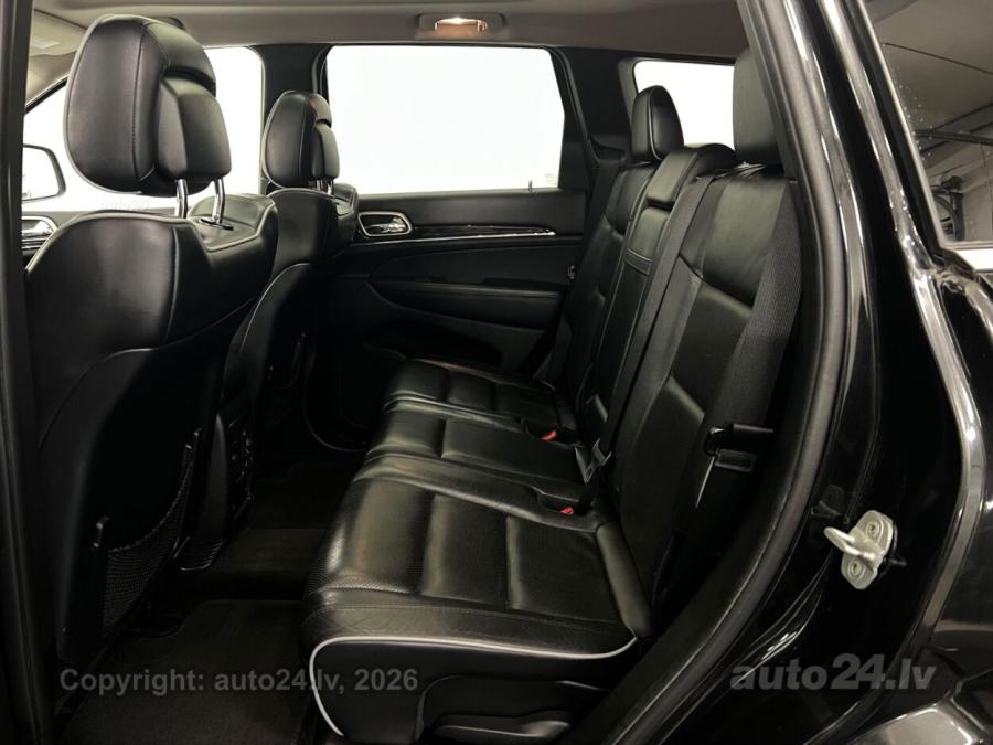Melns Jeep Grand Cherokee 2013 Pērnava, ar dzinēja tilpumu 3.00 L un nobraukumu 245 tūkst. km par 9990 €, foto 10 vietnē AUTOMOTO.COM.LV