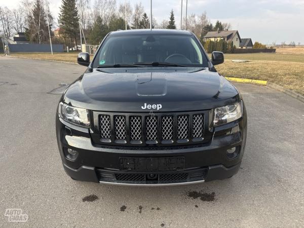Black Jeep Grand Cherokee 2013 in Vilkaviskis, with an engine capacity of 3.00 L and mileage of 112 thousand km for 10500 €, photo 2 on AUTOMOTO.COM.LV