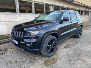 Black Jeep Grand Cherokee 2013 in Rakvere, with an engine capacity of 3.00 L and mileage of 249 thousand km for 10900 €, photo  on AUTOMOTO.COM.LV