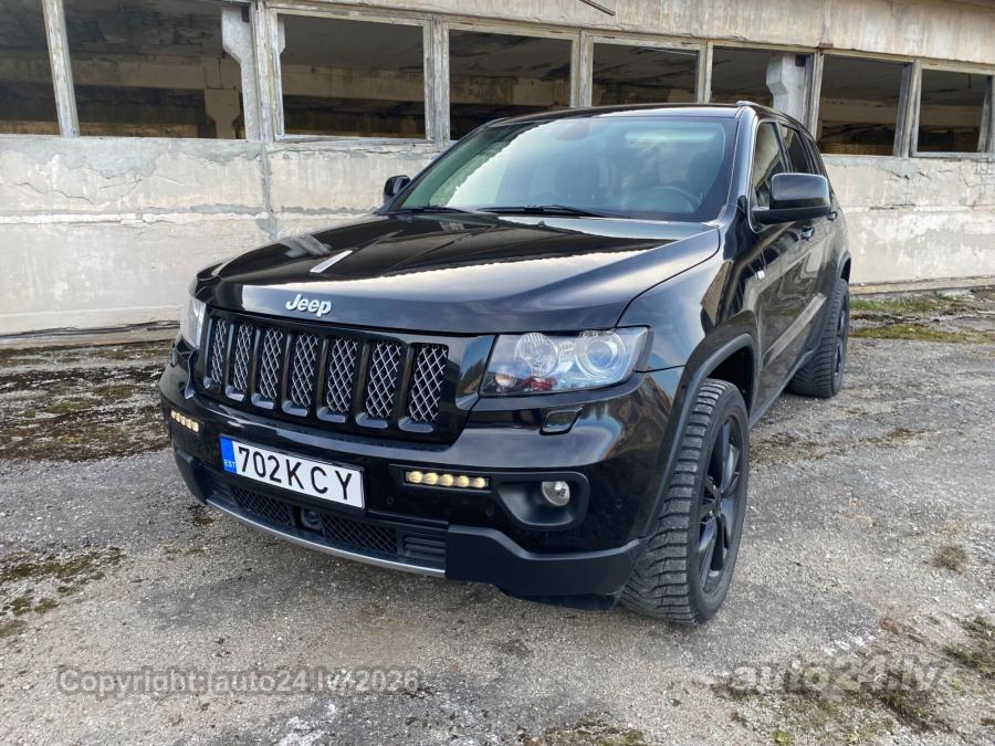 Black Jeep Grand Cherokee 2013 in Rakvere, with an engine capacity of 3.00 L and mileage of 249 thousand km for 10900 €, photo 3 on AUTOMOTO.COM.LV