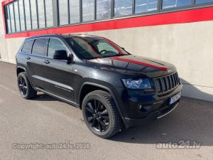 Black Jeep Grand Cherokee 2013 in Rakvere, with an engine capacity of 3.00 L and mileage of 249 thousand km for 10900 €, photo 6 on AUTOMOTO.COM.LV