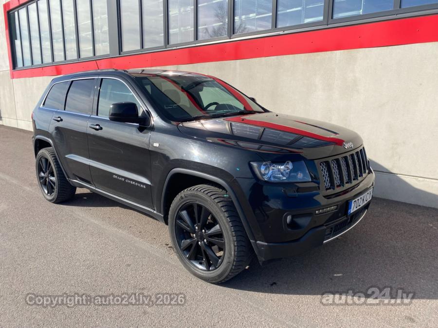 Black Jeep Grand Cherokee 2013 in Rakvere, with an engine capacity of 3.00 L and mileage of 249 thousand km for 10900 €, photo 6 on AUTOMOTO.COM.LV