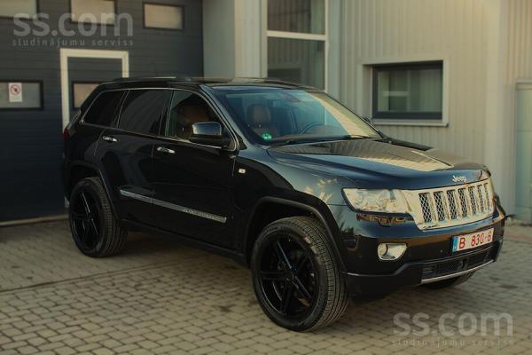 Melns Jeep Grand Cherokee 2013 Rīga, ar dzinēja tilpumu 3.00 L un nobraukumu 0 tūkst. km par 11990 €, foto 8 vietnē AUTOMOTO.COM.LV