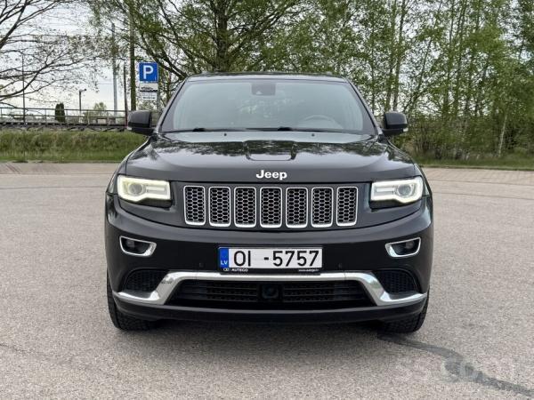 Black Jeep Grand Cherokee 2013 in Riga, with an engine capacity of 3.00 L and mileage of 283 thousand km for 11900 €, photo 2 on AUTOMOTO.COM.LV