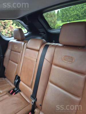 Black Jeep Grand Cherokee 2013 in Riga, with an engine capacity of 3.00 L and mileage of 299 thousand km for 12300 €, photo 10 on AUTOMOTO.COM.LV