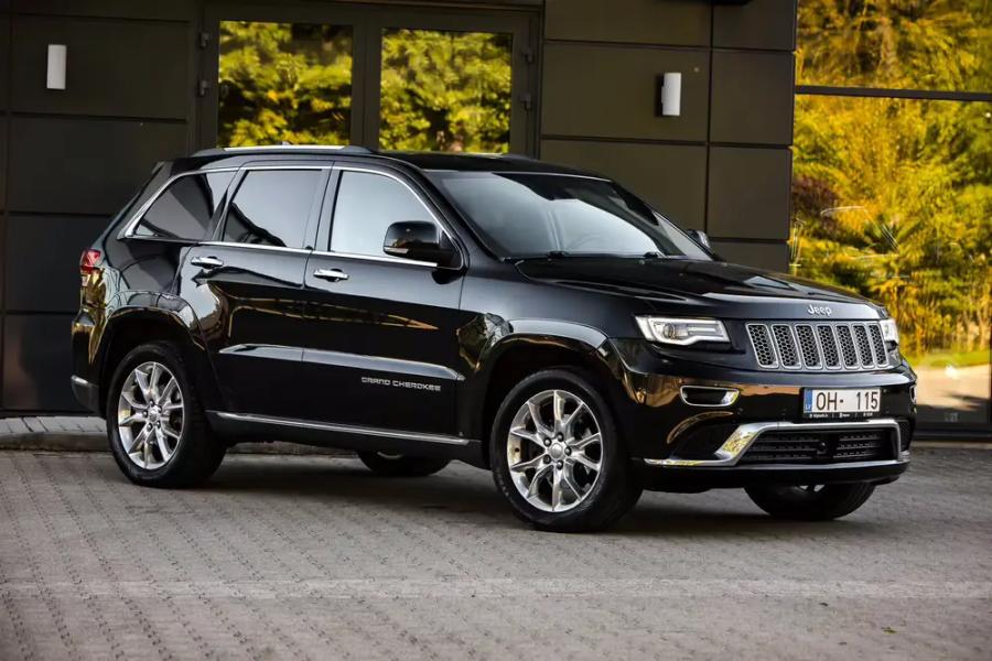 Melns Jeep Grand Cherokee 2013 Jelgava, ar dzinēja tilpumu 3.00 L un nobraukumu 215 tūkst. km par 10300 €, foto 4 vietnē AUTOMOTO.COM.LV