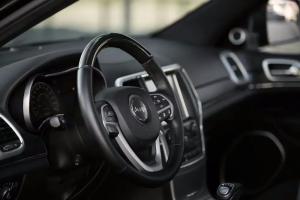 Melns Jeep Grand Cherokee 2013 Jelgava, ar dzinēja tilpumu 3.00 L un nobraukumu 215 tūkst. km par 10300 €, foto 16 vietnē AUTOMOTO.COM.LV