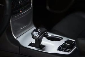 Melns Jeep Grand Cherokee 2013 Jelgava, ar dzinēja tilpumu 3.00 L un nobraukumu 215 tūkst. km par 10300 €, foto 17 vietnē AUTOMOTO.COM.LV