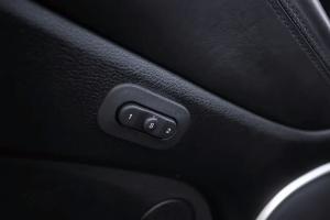 Melns Jeep Grand Cherokee 2013 Jelgava, ar dzinēja tilpumu 3.00 L un nobraukumu 215 tūkst. km par 10300 €, foto 23 vietnē AUTOMOTO.COM.LV