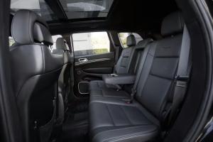 Melns Jeep Grand Cherokee 2013 Jelgava, ar dzinēja tilpumu 3.00 L un nobraukumu 215 tūkst. km par 10300 €, foto 25 vietnē AUTOMOTO.COM.LV