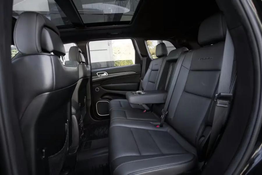 Melns Jeep Grand Cherokee 2013 Jelgava, ar dzinēja tilpumu 3.00 L un nobraukumu 215 tūkst. km par 10300 €, foto 25 vietnē AUTOMOTO.COM.LV