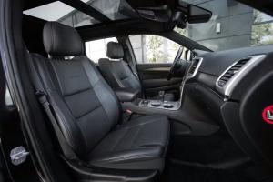 Melns Jeep Grand Cherokee 2013 Jelgava, ar dzinēja tilpumu 3.00 L un nobraukumu 215 tūkst. km par 10300 €, foto 26 vietnē AUTOMOTO.COM.LV