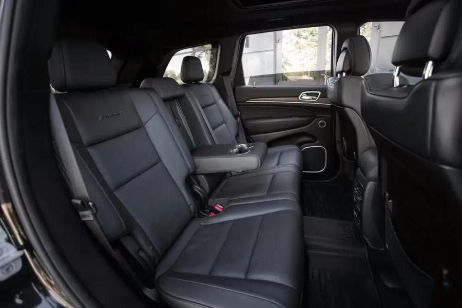 Melns Jeep Grand Cherokee 2013 Jelgava, ar dzinēja tilpumu 3.00 L un nobraukumu 215 tūkst. km par 10300 €, foto 27 vietnē AUTOMOTO.COM.LV