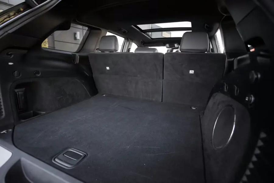 Melns Jeep Grand Cherokee 2013 Jelgava, ar dzinēja tilpumu 3.00 L un nobraukumu 215 tūkst. km par 10300 €, foto 28 vietnē AUTOMOTO.COM.LV