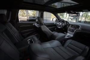 Melns Jeep Grand Cherokee 2013 Jelgava, ar dzinēja tilpumu 3.00 L un nobraukumu 215 tūkst. km par 10300 €, foto 30 vietnē AUTOMOTO.COM.LV