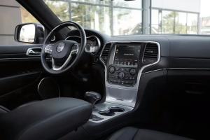 Melns Jeep Grand Cherokee 2013 Jelgava, ar dzinēja tilpumu 3.00 L un nobraukumu 215 tūkst. km par 10300 €, foto 31 vietnē AUTOMOTO.COM.LV