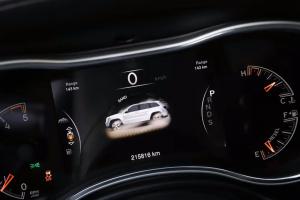 Melns Jeep Grand Cherokee 2013 Jelgava, ar dzinēja tilpumu 3.00 L un nobraukumu 215 tūkst. km par 10300 €, foto 47 vietnē AUTOMOTO.COM.LV
