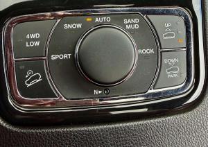 Melns Jeep Grand Cherokee 2013 Šauļi, ar dzinēja tilpumu 2.99 L un nobraukumu 284 tūkst. km par 13200 €, foto 43 vietnē AUTOMOTO.COM.LV