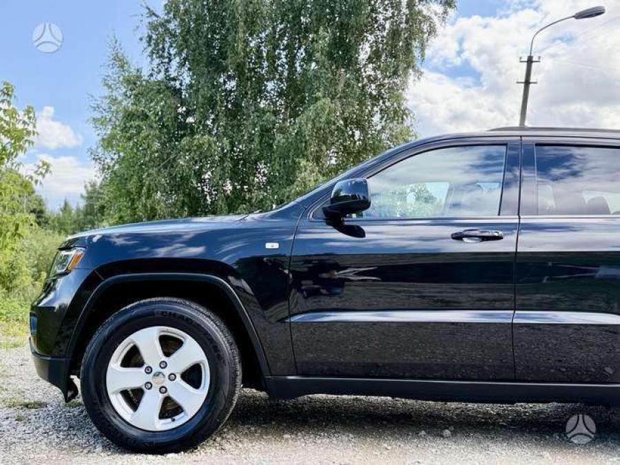Melns Jeep Grand Cherokee 2013 Šauļi, ar dzinēja tilpumu 2.99 L un nobraukumu 284 tūkst. km par 13200 €, foto 12 vietnē AUTOMOTO.COM.LV
