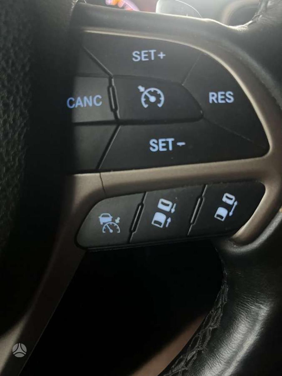 Melns Jeep Grand Cherokee 2013 Tauragė, ar dzinēja tilpumu 2.99 L un nobraukumu 229 tūkst. km par 9000 €, foto 13 vietnē AUTOMOTO.COM.LV