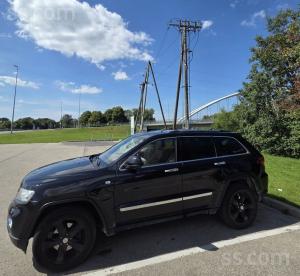 Melns Jeep Grand Cherokee 2013 Rīga, ar dzinēja tilpumu 3.00 L un nobraukumu 234 tūkst. km par 11300 €, foto 3 vietnē AUTOMOTO.COM.LV