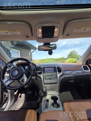 Melns Jeep Grand Cherokee 2013 Rīga, ar dzinēja tilpumu 3.00 L un nobraukumu 234 tūkst. km par 11300 €, foto 12 vietnē AUTOMOTO.COM.LV