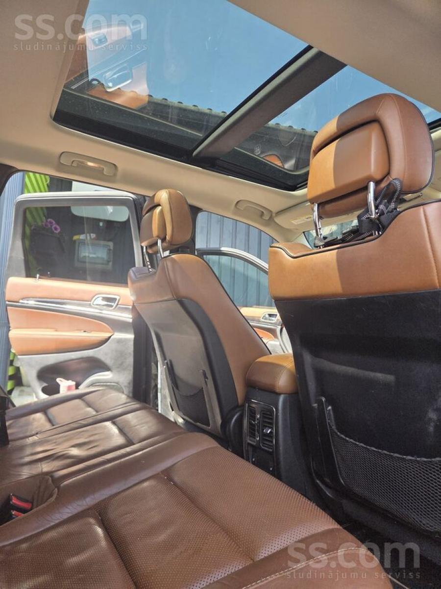 Melns Jeep Grand Cherokee 2013 Rīga, ar dzinēja tilpumu 3.00 L un nobraukumu 234 tūkst. km par 11300 €, foto 15 vietnē AUTOMOTO.COM.LV