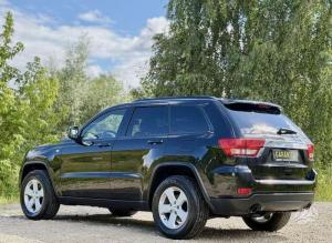 Black Jeep Grand Cherokee 2013 in Siauliai, with an engine capacity of 2.99 L and mileage of 284 thousand km for 13200 €, photo  on AUTOMOTO.COM.LV