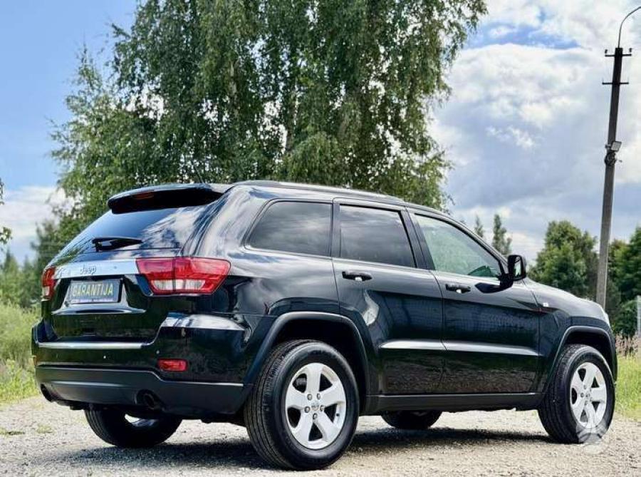 Melns Jeep Grand Cherokee 2013 Šauļi, ar dzinēja tilpumu 2.99 L un nobraukumu 284 tūkst. km par 13200 €, foto 3 vietnē AUTOMOTO.COM.LV