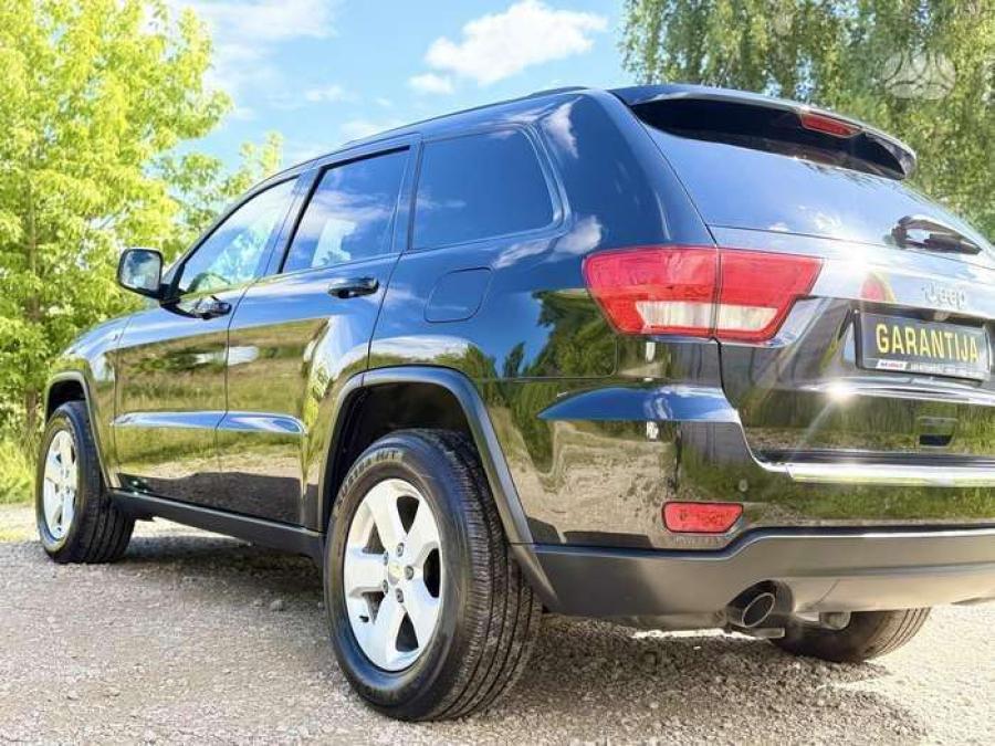 Melns Jeep Grand Cherokee 2013 Šauļi, ar dzinēja tilpumu 2.99 L un nobraukumu 284 tūkst. km par 13200 €, foto 8 vietnē AUTOMOTO.COM.LV