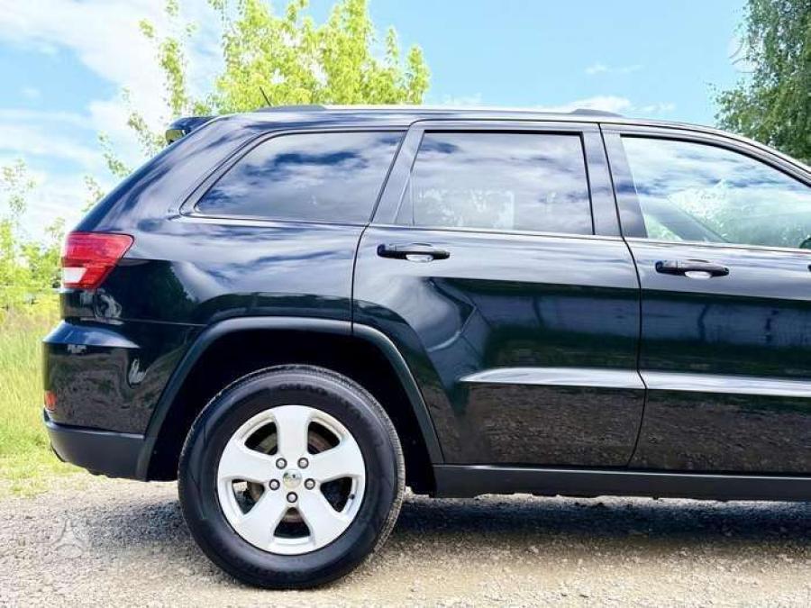 Melns Jeep Grand Cherokee 2013 Šauļi, ar dzinēja tilpumu 2.99 L un nobraukumu 284 tūkst. km par 13200 €, foto 10 vietnē AUTOMOTO.COM.LV