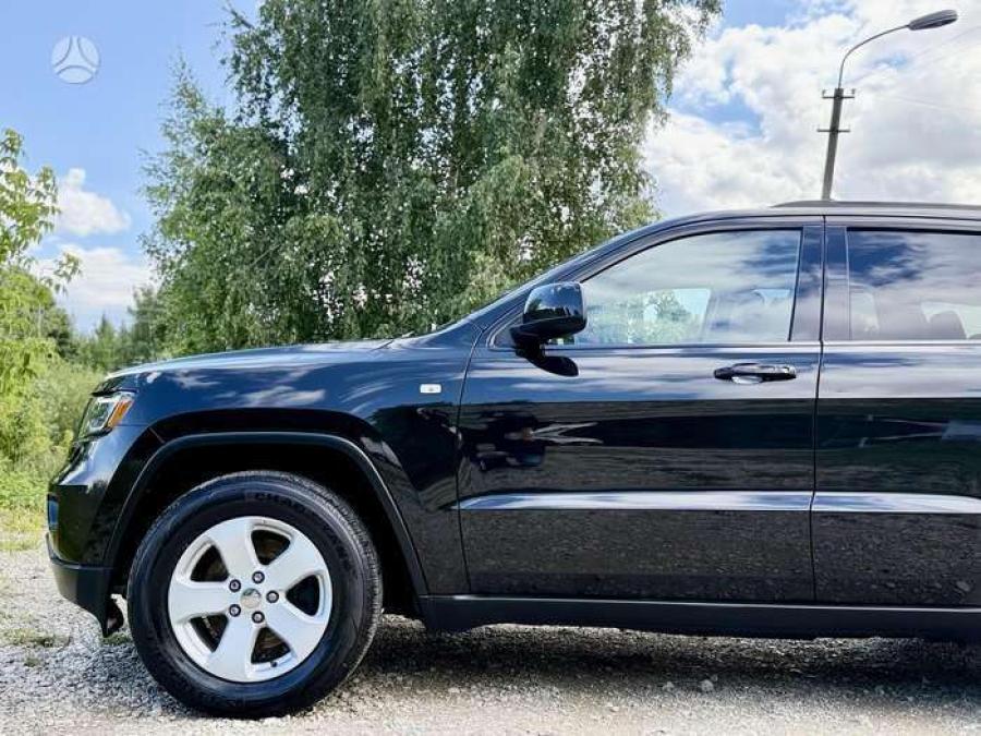 Melns Jeep Grand Cherokee 2013 Šauļi, ar dzinēja tilpumu 2.99 L un nobraukumu 284 tūkst. km par 13200 €, foto 12 vietnē AUTOMOTO.COM.LV
