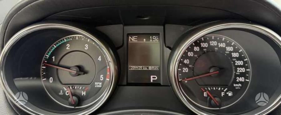 Black Jeep Grand Cherokee 2013 in Siauliai, with an engine capacity of 2.99 L and mileage of 284 thousand km for 13200 €, photo 45 on AUTOMOTO.COM.LV