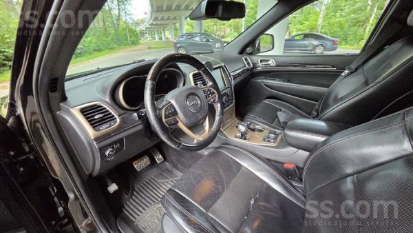 Black Jeep Grand Cherokee 2013 in Jurmala, with an engine capacity of 3.00 L and mileage of 342 thousand km for 14000 €, photo 7 on AUTOMOTO.COM.LV