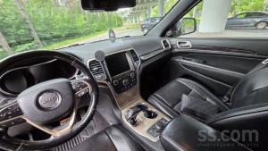 Black Jeep Grand Cherokee 2013 in Jurmala, with an engine capacity of 3.00 L and mileage of 342 thousand km for 14000 €, photo 9 on AUTOMOTO.COM.LV