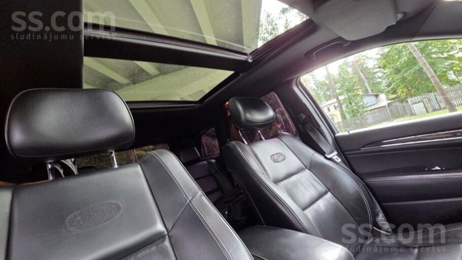 Black Jeep Grand Cherokee 2013 in Jurmala, with an engine capacity of 3.00 L and mileage of 342 thousand km for 14000 €, photo 11 on AUTOMOTO.COM.LV