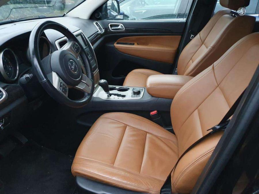 Black Jeep Grand Cherokee 2013 in Vilnius, with an engine capacity of 2.99 L and mileage of 240 thousand km for 11500 €, photo 4 on AUTOMOTO.COM.LV