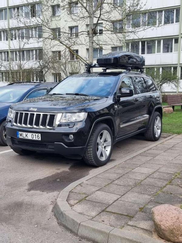 Melns Jeep Grand Cherokee 2013 Viļņa, ar dzinēja tilpumu 2.99 L un nobraukumu 240 tūkst. km par 11500 €, foto 4 vietnē AUTOMOTO.COM.LV