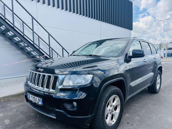 Black Jeep Grand Cherokee 2013 in Kaunas, with an engine capacity of 3.00 L and mileage of 198 thousand km for 6700 €, photo 1 on AUTOMOTO.COM.LV