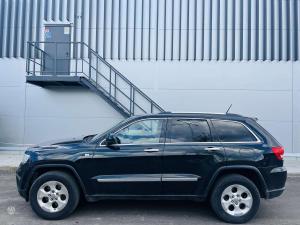 Black Jeep Grand Cherokee 2013 in Kaunas, with an engine capacity of 3.00 L and mileage of 198 thousand km for 6700 €, photo 5 on AUTOMOTO.COM.LV