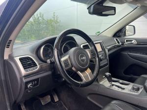 Black Jeep Grand Cherokee 2013 in Kaunas, with an engine capacity of 3.00 L and mileage of 198 thousand km for 6700 €, photo 18 on AUTOMOTO.COM.LV