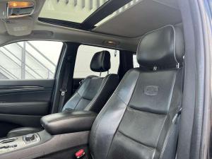 Black Jeep Grand Cherokee 2013 in Kaunas, with an engine capacity of 3.00 L and mileage of 198 thousand km for 6700 €, photo 19 on AUTOMOTO.COM.LV