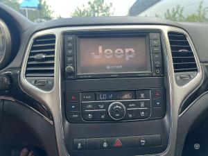 Black Jeep Grand Cherokee 2013 in Kaunas, with an engine capacity of 3.00 L and mileage of 198 thousand km for 6700 €, photo 21 on AUTOMOTO.COM.LV